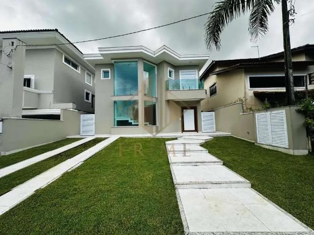 Casa / Sobrado em Condomínio para Venda em Guarujá/SP Balneário Praia do Pernambuco 4 Quartos