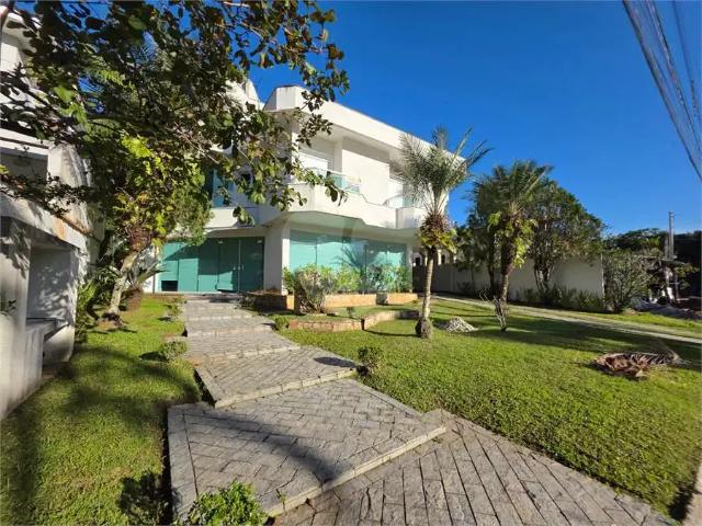 Casa / Sobrado em Condomínio para Venda em Guarujá/SP Balneário Praia do Pernambuco 5 Quartos