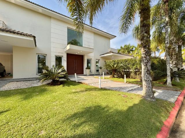 Casa / Sobrado em Condomínio para Venda em Guarujá/SP Balneário Praia do Pernambuco 5 Quartos