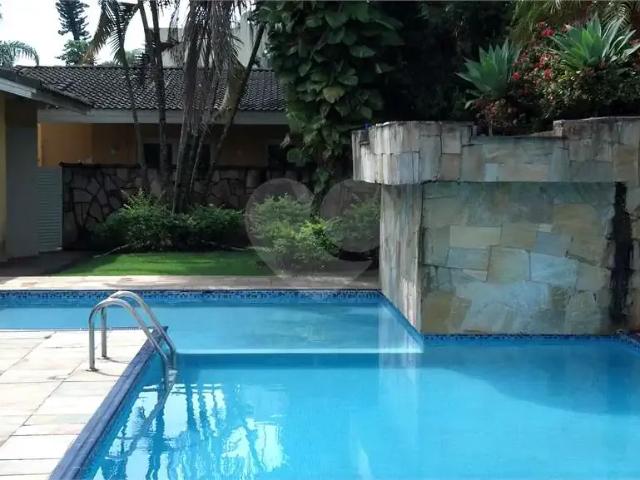 Casa / Sobrado em Condomínio para Venda em Guarujá/SP Balneário Praia do Pernambuco 5 Quartos