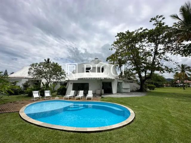 Casa / Sobrado em Condomínio para Venda em Guarujá/SP Balneário Praia do Pernambuco 5 Quartos