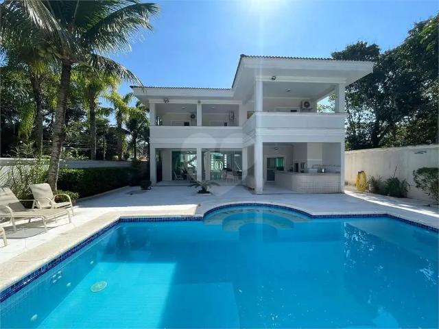Casa / Sobrado em Condomínio para Venda em Guarujá/SP Balneário Praia do Pernambuco 5 Quartos