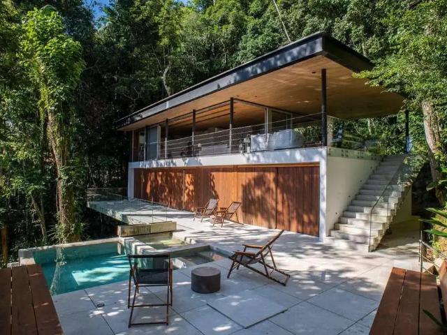 Casa / Sobrado em Condomínio para Venda em Guarujá/SP Balneário Praia do Pernambuco 3 Quartos