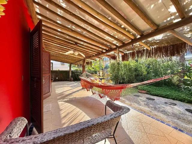 Casa / Sobrado em Condomínio para Venda em Guarujá/SP Balneário Praia do Pernambuco 3 Quartos