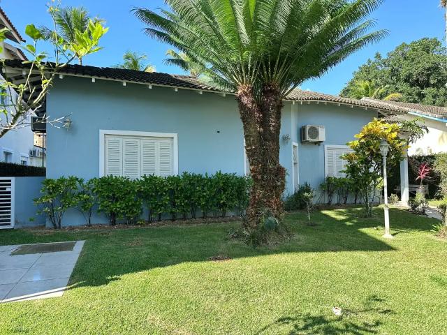 Casa / Sobrado em Condomínio para Venda em Guarujá/SP Balneário Praia do Pernambuco 3 Quartos