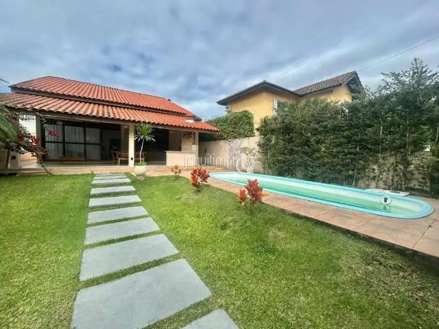 Casa / Sobrado em Condomínio para Venda em Guarujá/SP Balneário Praia do Pernambuco 3 Quartos