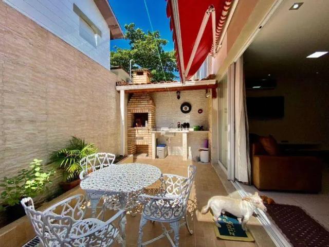 Casa / Sobrado em Condomínio para Venda em Guarujá/SP Enseada 4 Quartos