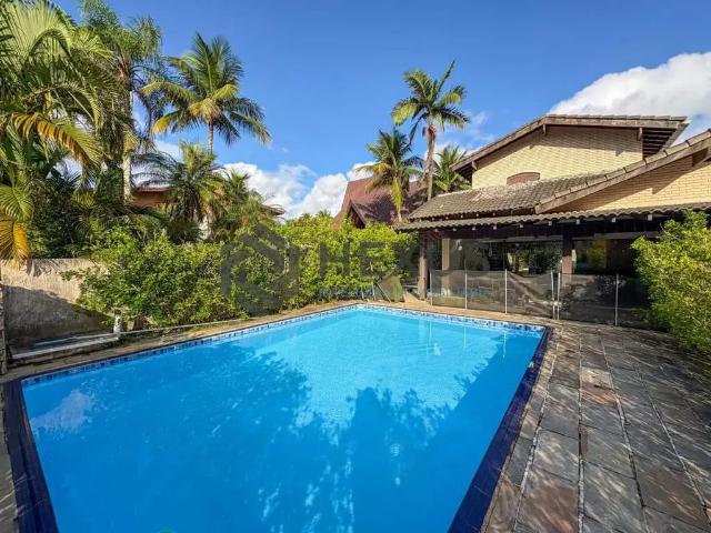 Casa / Sobrado em Condomínio para Venda em Guarujá/SP Enseada 4 Quartos