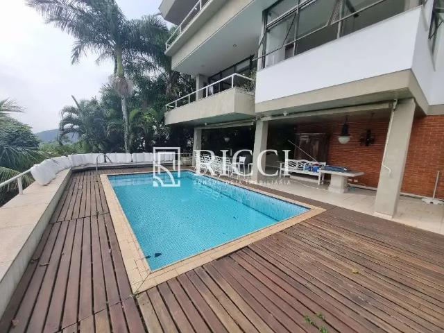 Casa / Sobrado em Condomínio para Venda em Guarujá/SP Enseada 6 Quartos
