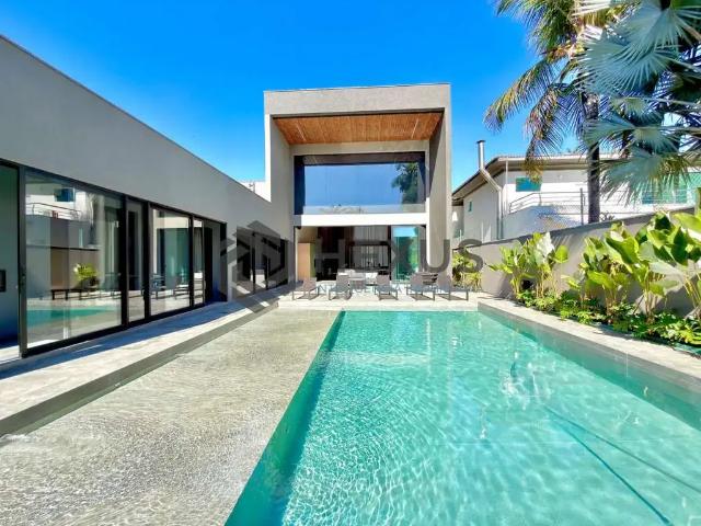 Casa / Sobrado em Condomínio para Venda em Guarujá/SP Jardim Acapulco 6 Quartos