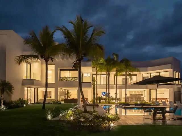 Casa / Sobrado em Condomínio para Venda em Guarujá/SP Jardim Acapulco 8 Quartos