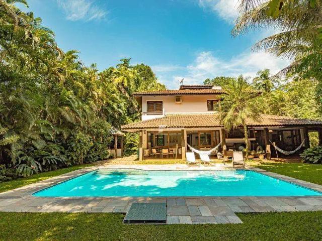 Casa / Sobrado em Condomínio para Venda em Guarujá/SP Praia de Iporanga 4 Quartos