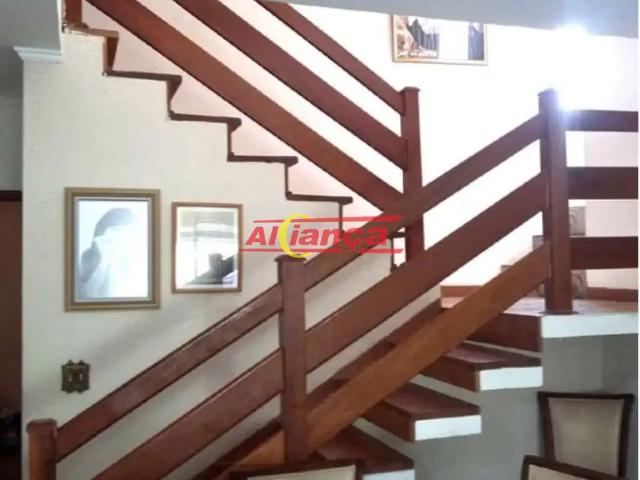 Casa / Sobrado em Condomínio para Venda em Guarulhos/SP Jardim Vila Galvão 3 Quartos