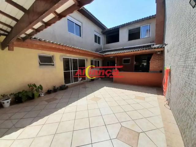 Casa / Sobrado em Condomínio para Venda em Guarulhos/SP Jardim Santa Clara 4 Quartos
