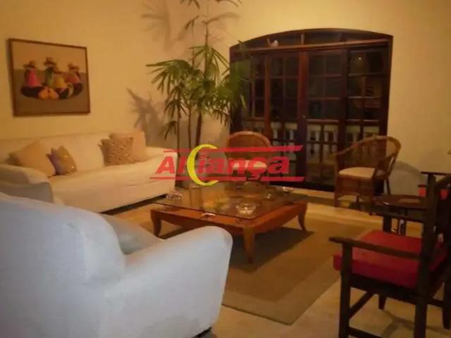 Casa / Sobrado em Condomínio para Venda em Guarulhos/SP Vila Galvão 4 Quartos