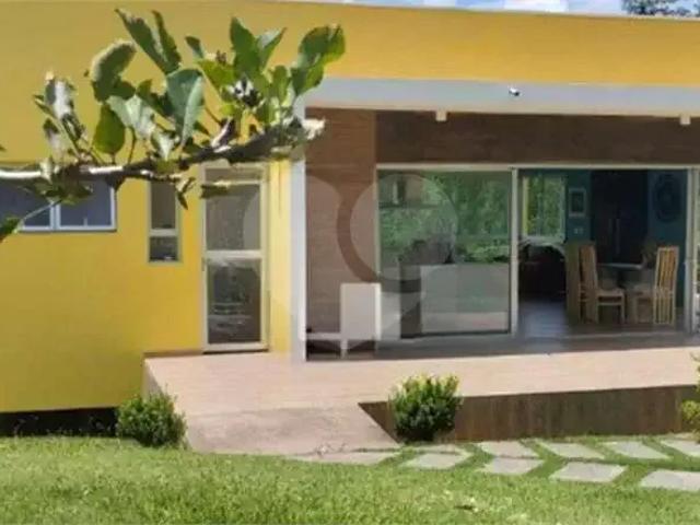 Casa / Sobrado em Condomínio para Venda em Guararema/SP Centro 3 Quartos