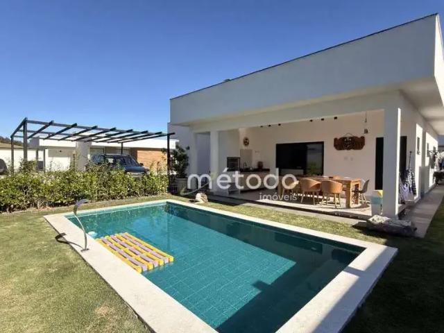 Casa / Sobrado em Condomínio para Venda em Guararema/SP Zona Rural 3 Quartos