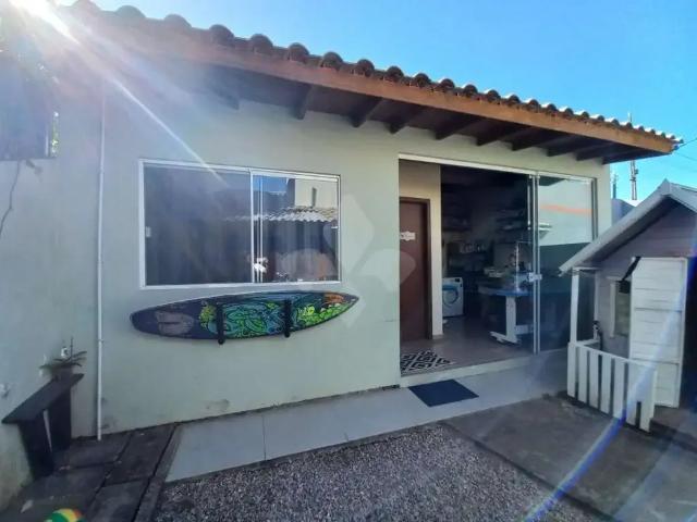 Casa / Sobrado em Condomínio para Venda em Garopaba/SC Ambrósio 3 Quartos