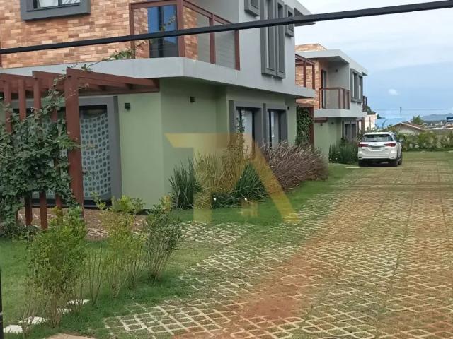 Casa / Sobrado em Condomínio para Venda em Garopaba/SC Ambrósio 3 Quartos