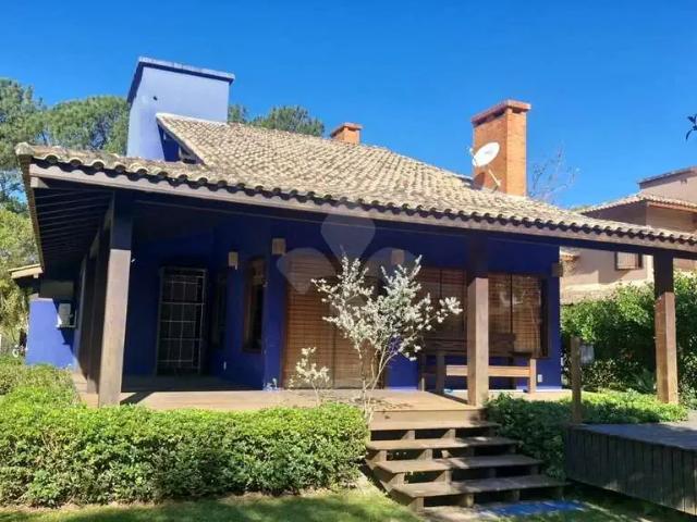 Casa / Sobrado em Condomínio para Venda em Garopaba/SC Praia do Ouvidor 3 Quartos