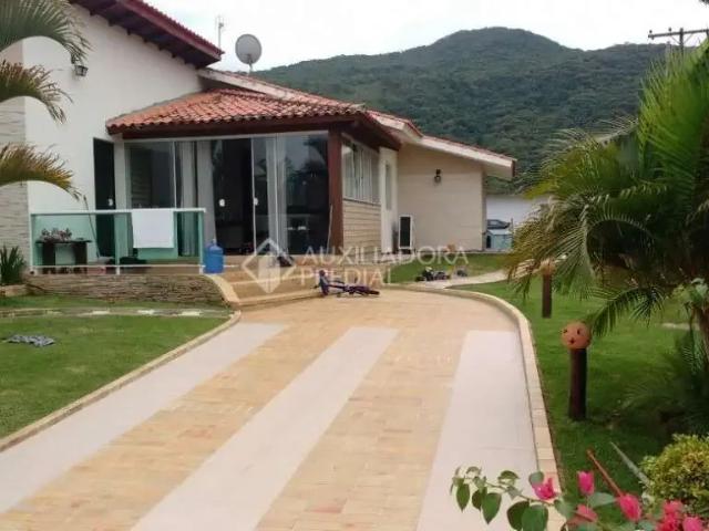 Casa / Sobrado em Condomínio para Venda em Garopaba/SC Ressacada 3 Quartos