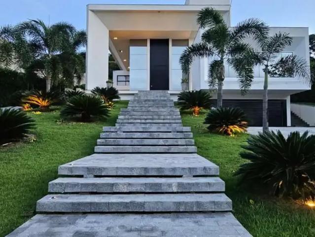 Casa / Sobrado em Condomínio para Venda em Goiânia/GO Residencial Aldeia do Vale 4 Quartos