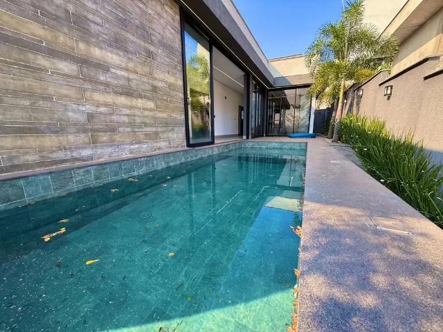 Casa / Sobrado em Condomínio para Venda em Goiânia/GO Residencial Balneário 3 Quartos