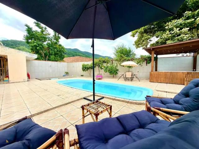 Casa / Sobrado em Condomínio para Venda em Governador Celso Ramos/SC Fazenda da Armação 3 Quartos