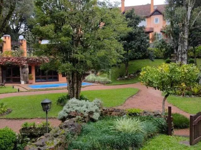 Casa / Sobrado em Condomínio para Venda em Gramado/RS Vila Suiça 3 Quartos