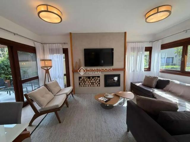 Casa / Sobrado em Condomínio para Venda em Gramado/RS Planalto 4 Quartos