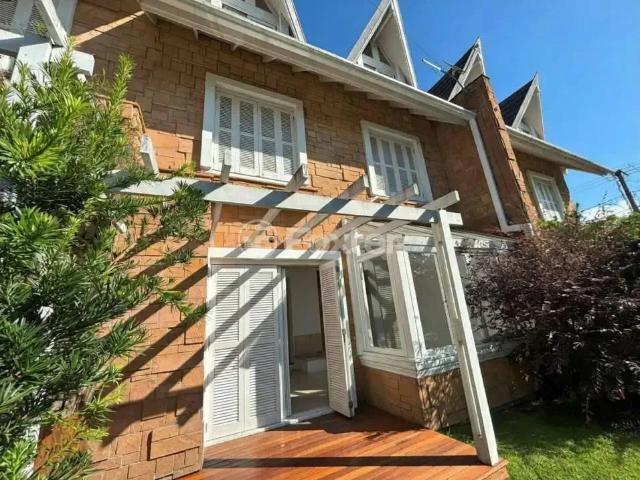 Casa / Sobrado em Condomínio para Venda em Gramado/RS Planalto 3 Quartos