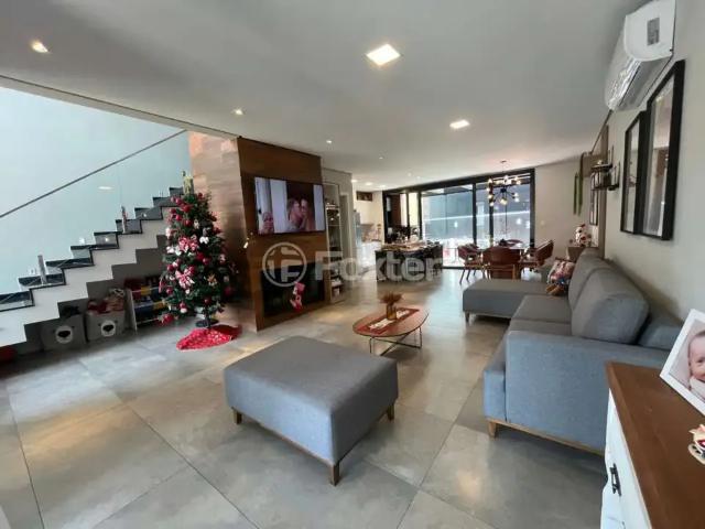 Casa / Sobrado em Condomínio para Venda em Gravataí/RS Jansen 3 Quartos