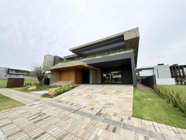 Casa / Sobrado em Condomínio para Venda em Gravataí/RS Morada Gaúcha 4 Quartos