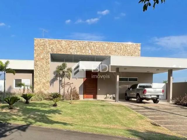 Casa / Sobrado em Condomínio para Venda em Holambra/SP Centro 4 Quartos