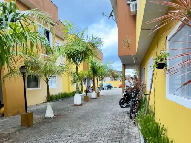 Casa / Sobrado em Condomínio para Venda em Itanhaém/SP Jardim das Palmeiras 2 Quartos