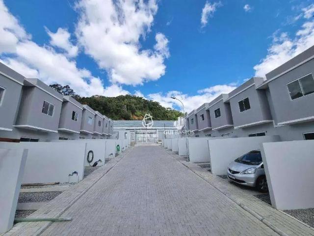 Casa / Sobrado em Condomínio para Venda em Itajaí/SC Espinheiros 2 Quartos