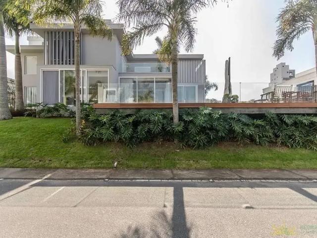 Casa / Sobrado em Condomínio para Venda em Itajaí/SC Praia Brava 3 Quartos