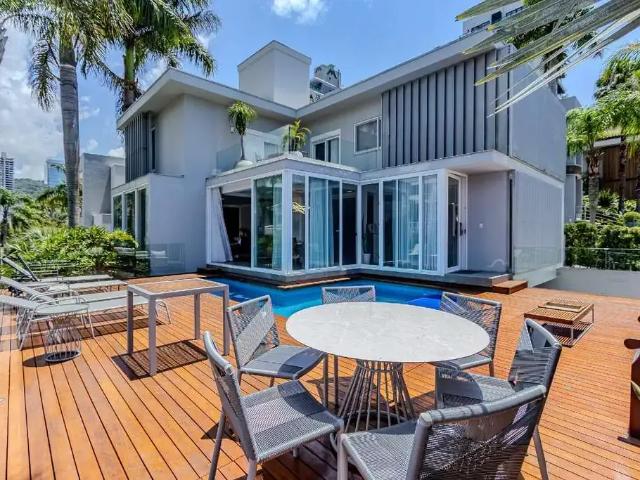 Casa / Sobrado em Condomínio para Venda em Itajaí/SC Praia Brava 5 Quartos