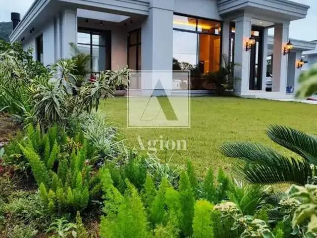 Casa / Sobrado em Condomínio para Venda em Itapema/SC Casa Branca 4 Quartos