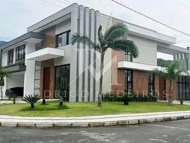 Casa / Sobrado em Condomínio para Venda em Itapema/SC Casa Branca 5 Quartos