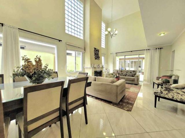 Casa / Sobrado em Condomínio para Venda em Itatiba/SP Condominio Ville de France 4 Quartos