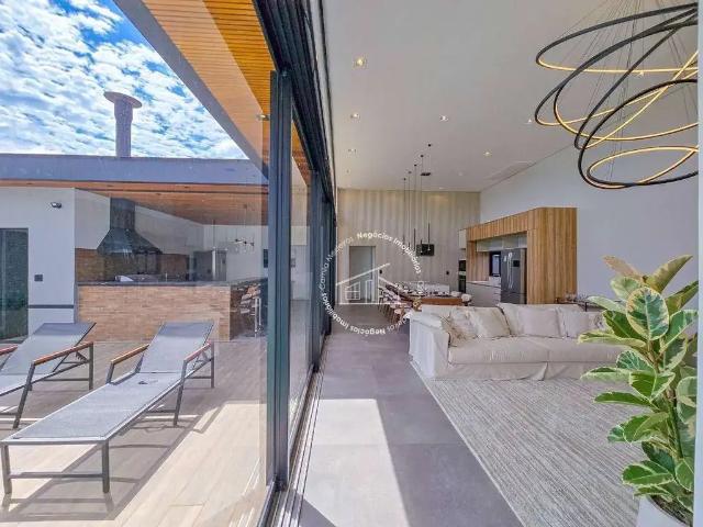 Casa / Sobrado em Condomínio para Venda em Itu/SP Bairro do Pinheiro 4 Quartos