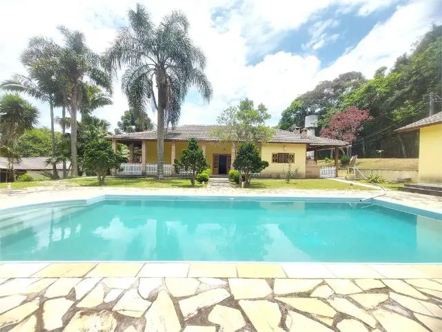 Casa / Sobrado em Condomínio para Venda em Ibiúna/SP Centro 4 Quartos