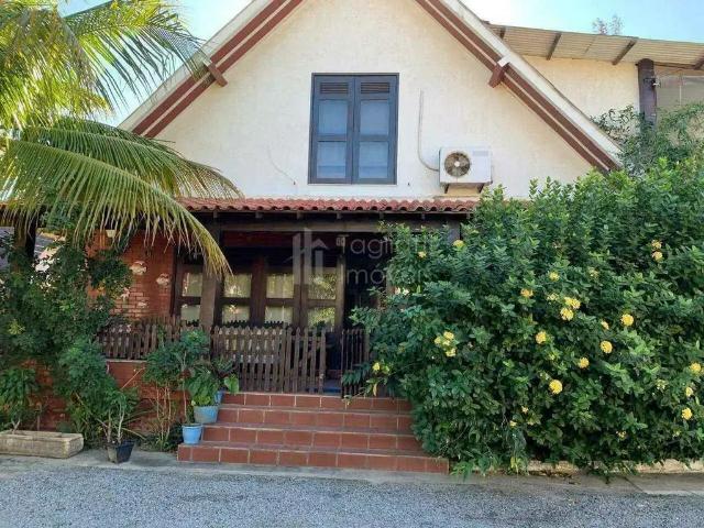 Casa / Sobrado em Condomínio para Venda em Iguaba Grande/RJ Parque Tamariz 7 Quartos