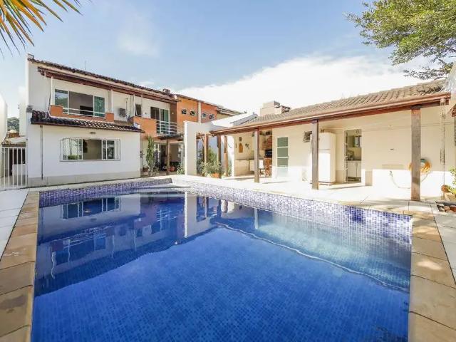 Casa / Sobrado em Condomínio para Venda em Juiz de Fora/MG Novo Horizonte 4 Quartos