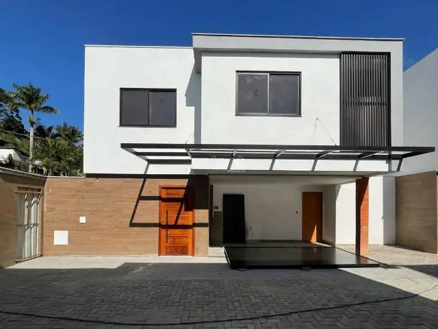 Casa / Sobrado em Condomínio para Venda em Juiz de Fora/MG Nova Califórnia 3 Quartos