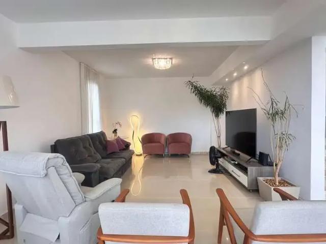 Casa / Sobrado em Condomínio para Venda em Juiz de Fora/MG Aeroporto 4 Quartos