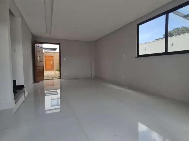 Casa / Sobrado em Condomínio para Venda em Juiz de Fora/MG Aeroporto 3 Quartos