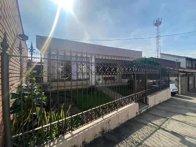Casa / Sobrado em Condomínio para Venda em Juiz de Fora/MG Bairu 3 Quartos