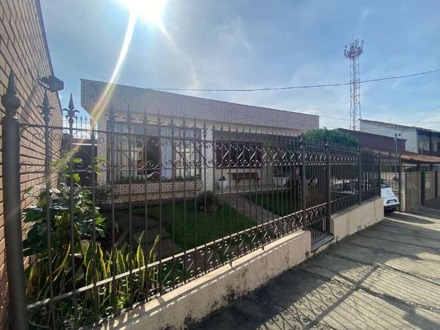 Casa / Sobrado em Condomínio para Venda em Juiz de Fora/MG Bairu 3 Quartos